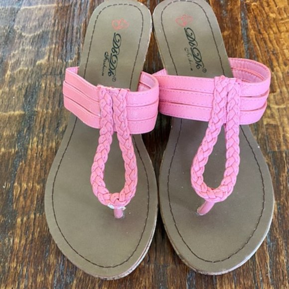DbDk Fashion | Shoes | Nwt Dbdk Fashion Pink Coral Braided Flip Flops ...